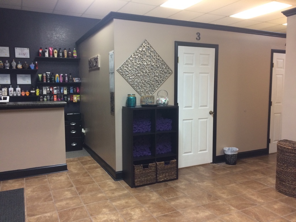 Rayz Club Tan, Tanning Salon, 131 Christel Ln